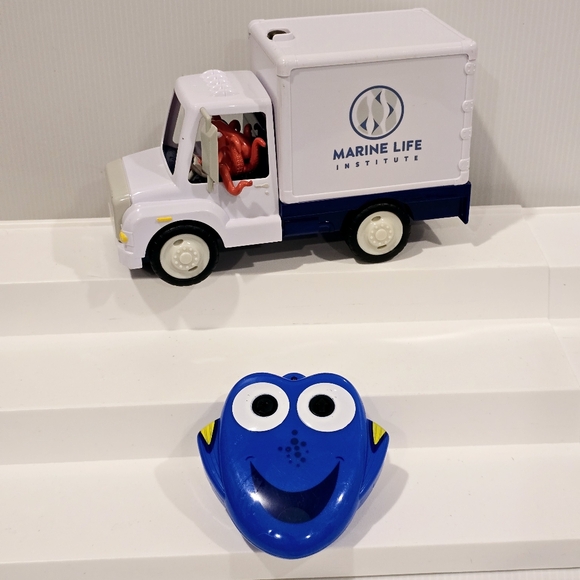 Disney | Toys | Disney Pixar Finding Dory Rc Remote Control Aquarium ...